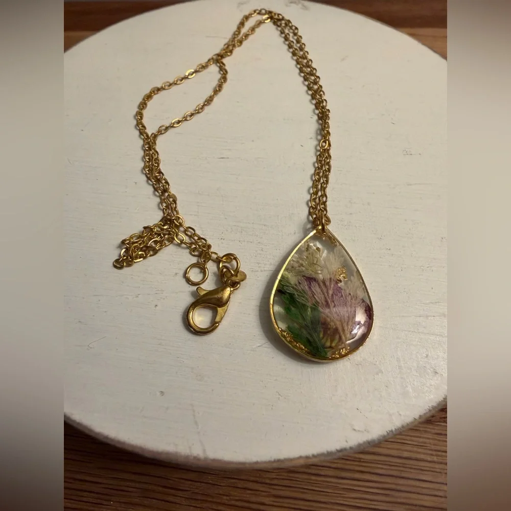Jewelry | Pressed Flower Necklace Gold Chain | Poshmark